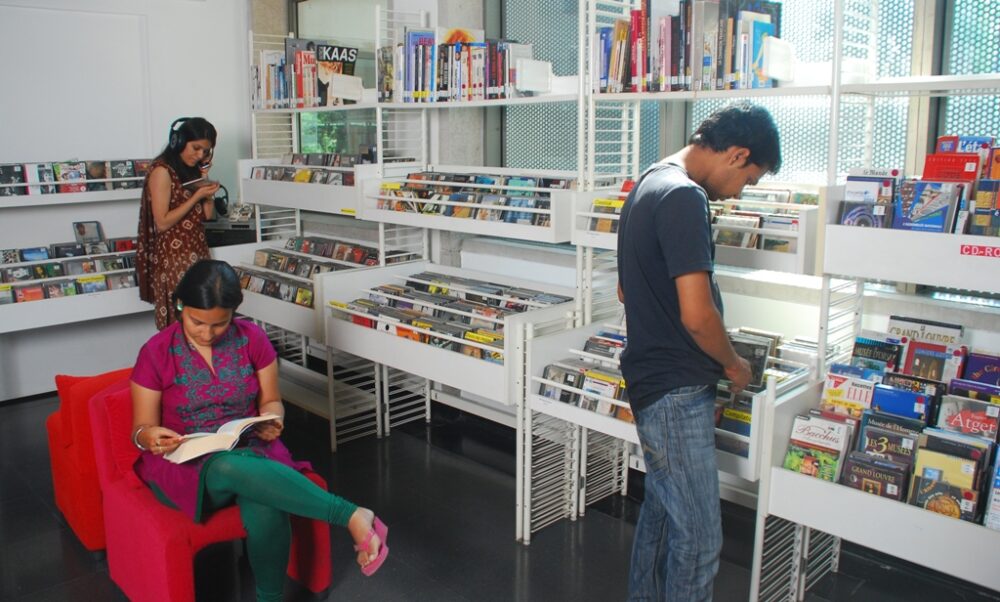 AFD Library Information - Alliance Française de Delhi